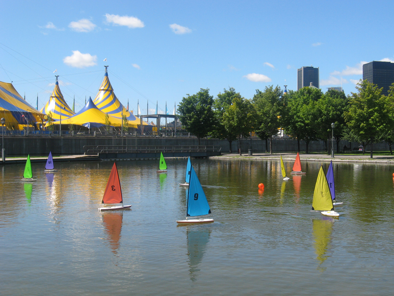 Remote-controlled sailboats | Old Port of Montréal